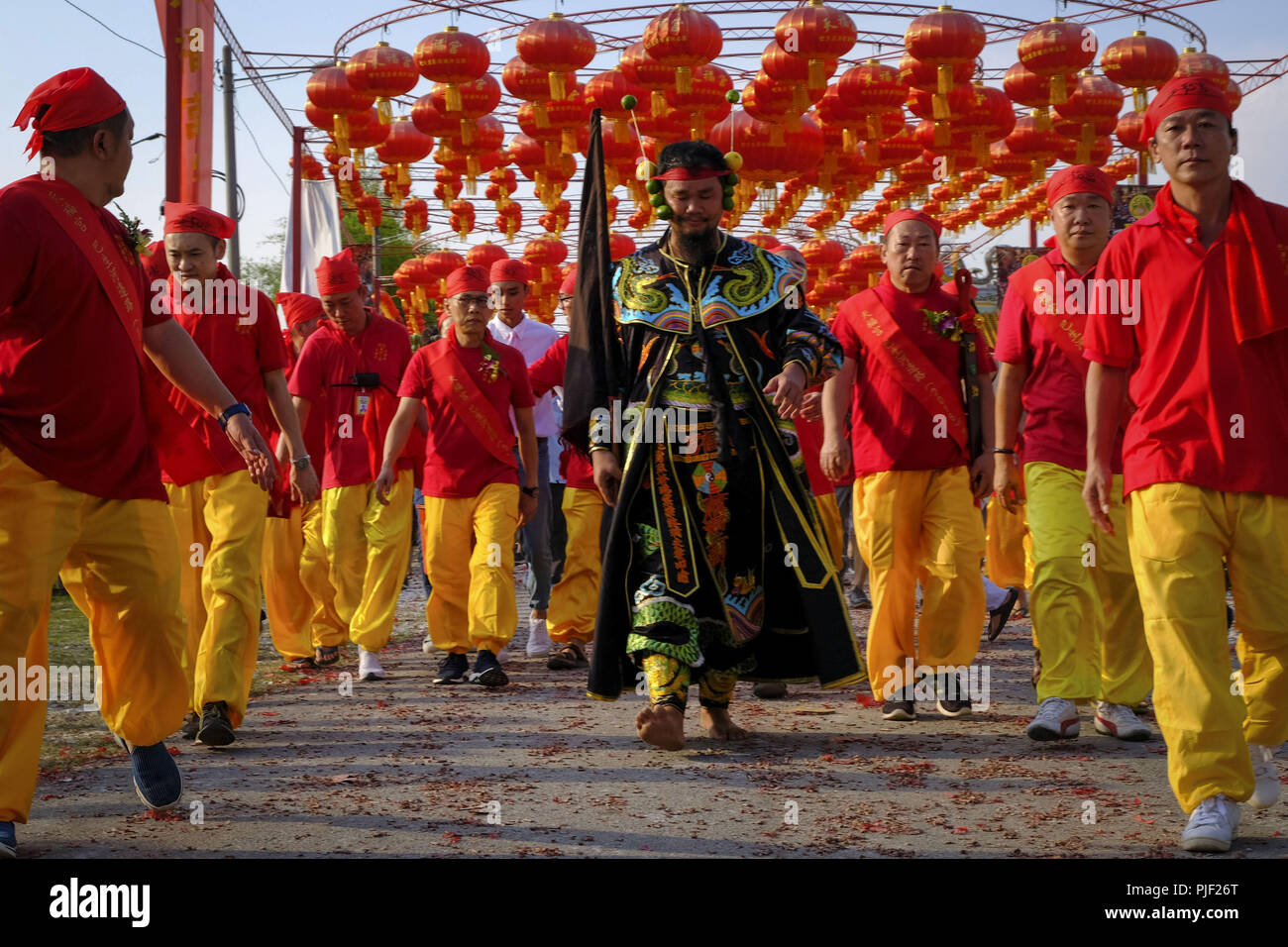 A taoist priest hi-res stock photography and images - Alamy