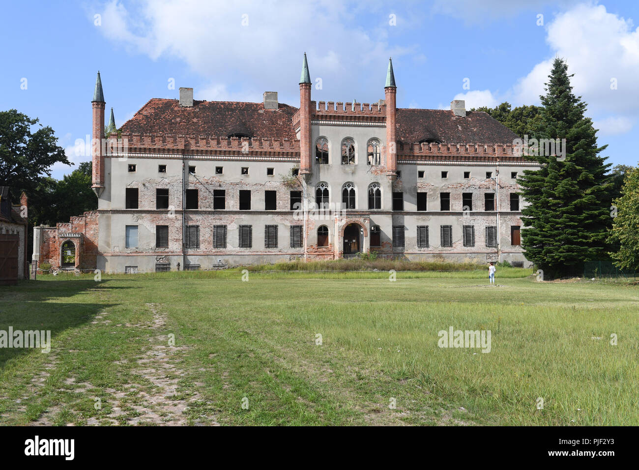 Broock castle hi-res stock photography and images - Alamy