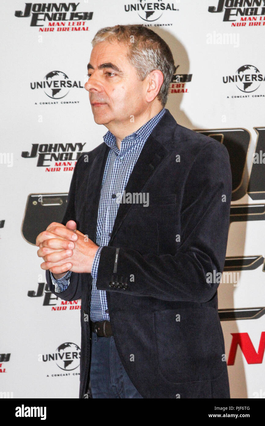 Comedian actor rowan atkinson actor hi-res stock photography and images ...