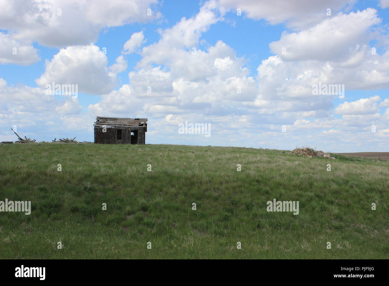 Old barn farm grain bin hi-res stock photography and images - Alamy