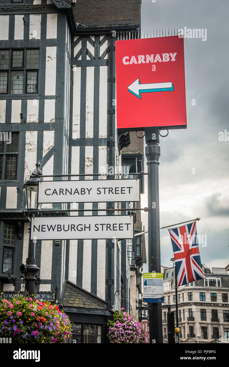 Carnaby street sign hi-res stock photography and images - Alamy