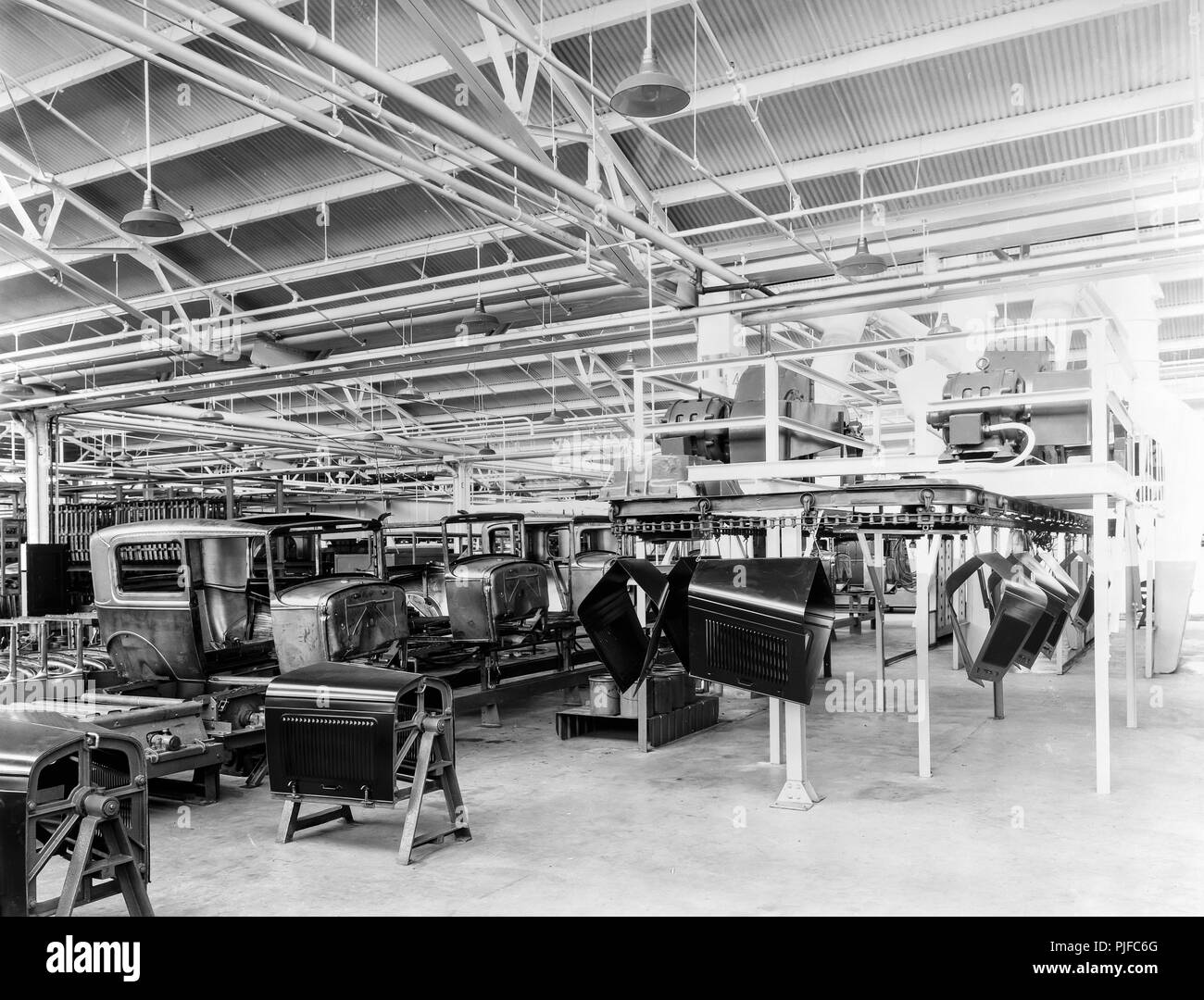 Henry ford factory line hi-res stock photography and images - Alamy
