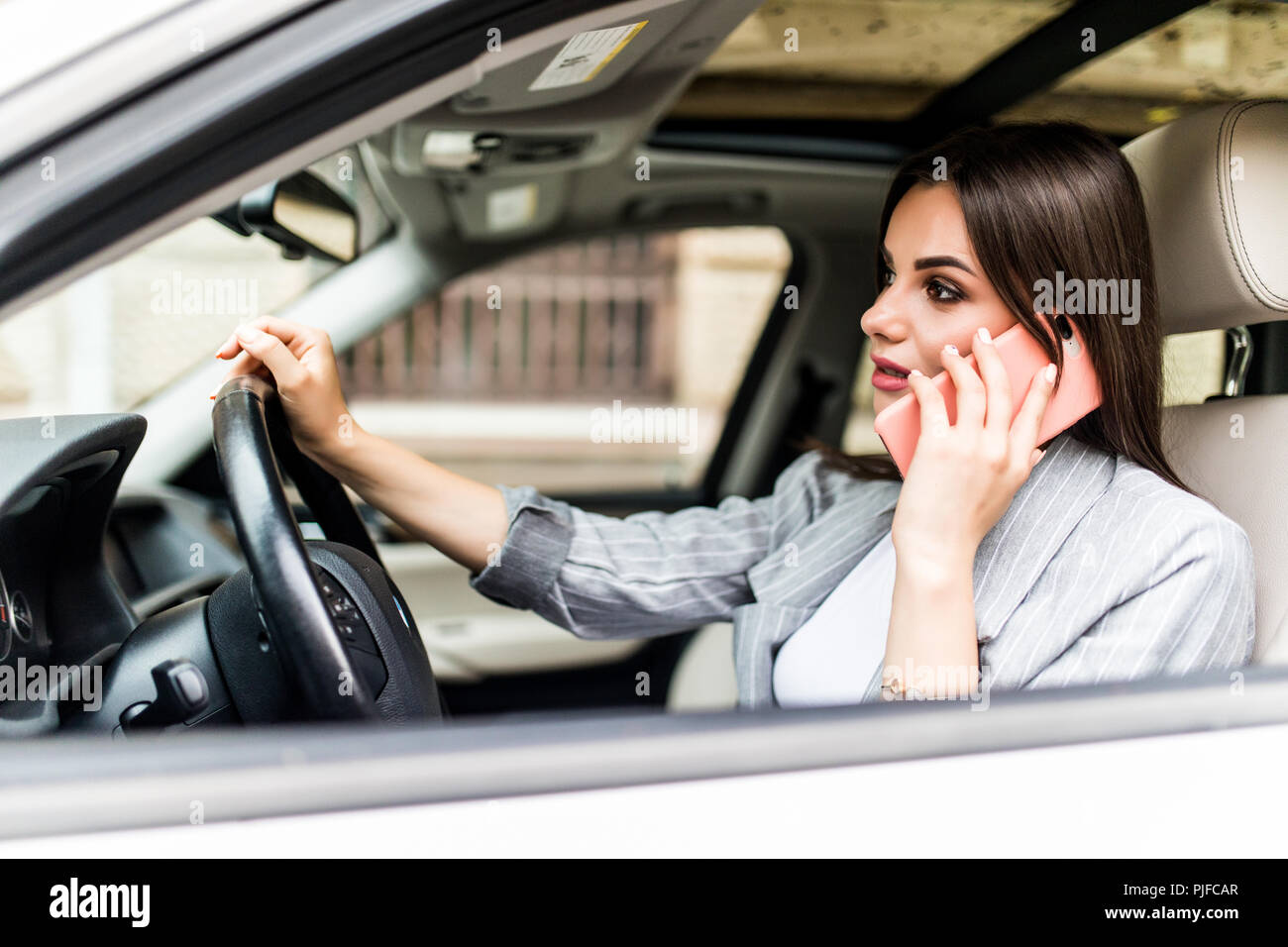 Handsfree driver hi-res stock photography and images - Alamy
