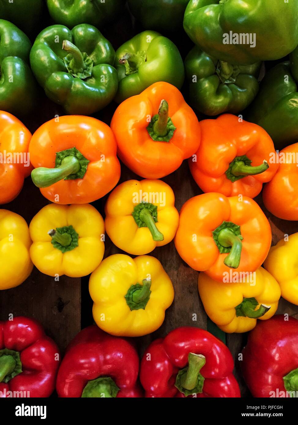 Red orange yellow peppers hi-res stock photography and images - Alamy