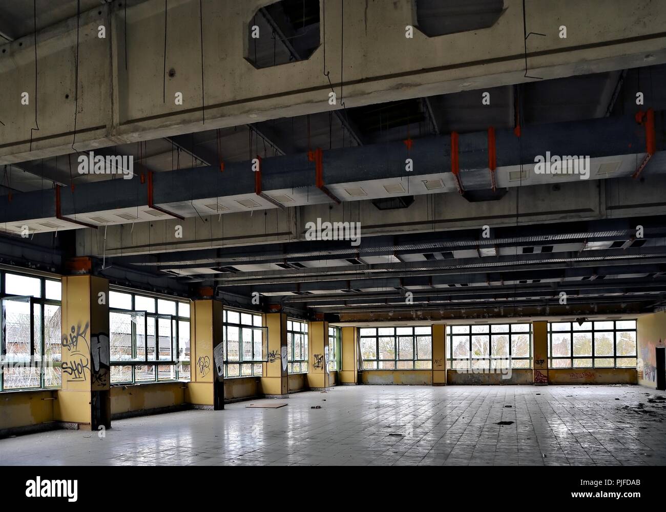 Empty factory canteen hi-res stock photography and images - Alamy