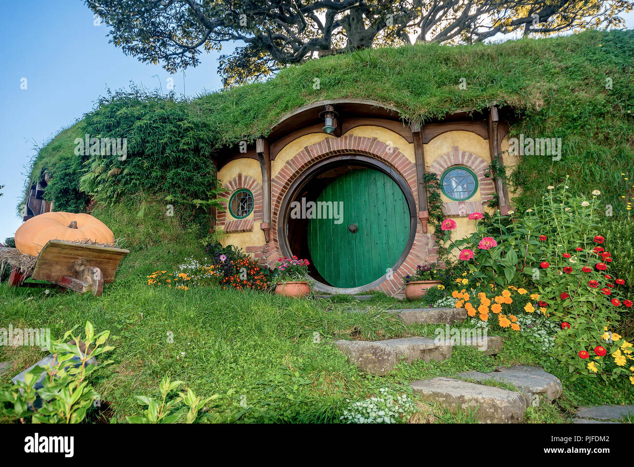 Bilbo baggins door hi-res stock photography and images - Alamy