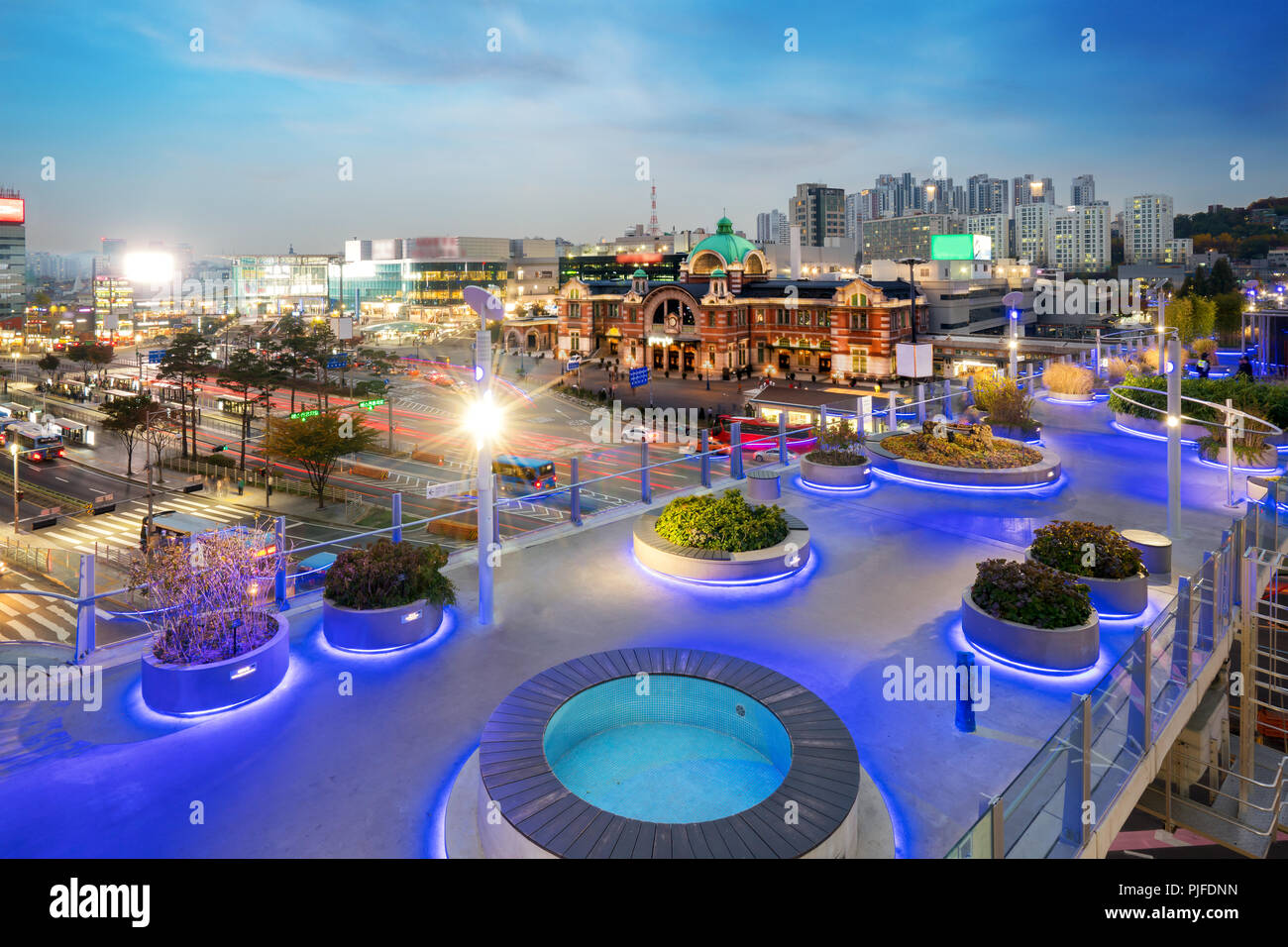 Seoul Station Seoullo 7017 Project turn a highway into a pedestrian walkway in Seoul, South ...