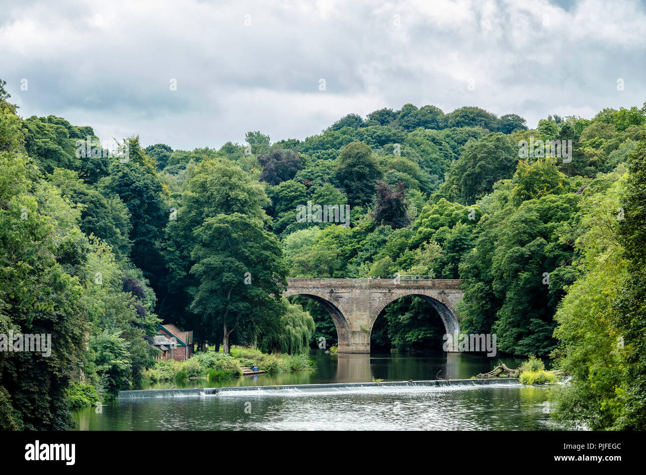Durham cathedral from prebends bridge hi-res stock photography and ...