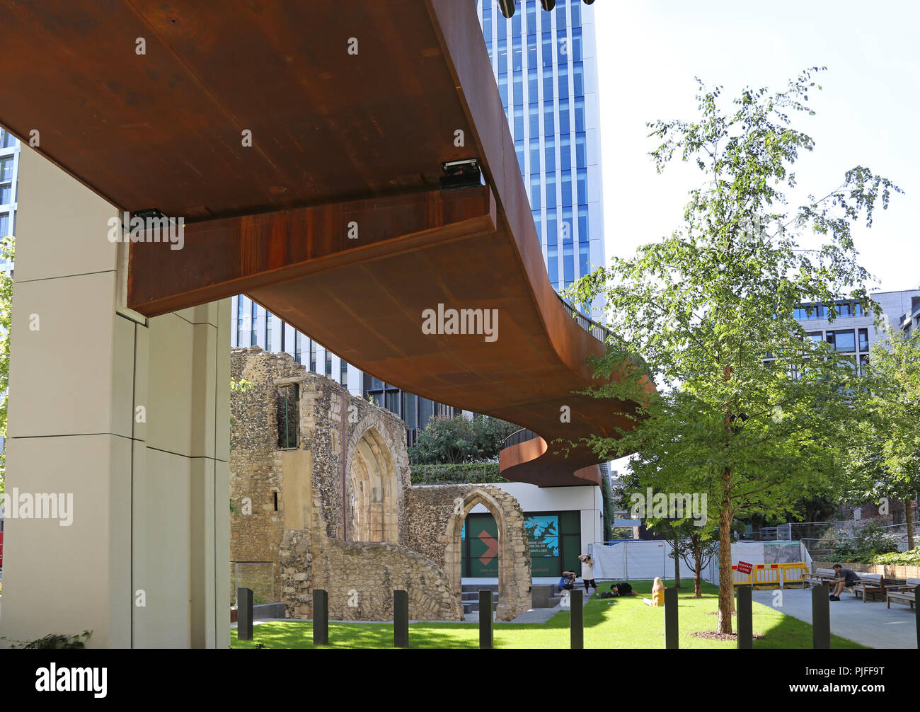 London wall barbican hi-res stock photography and images - Alamy