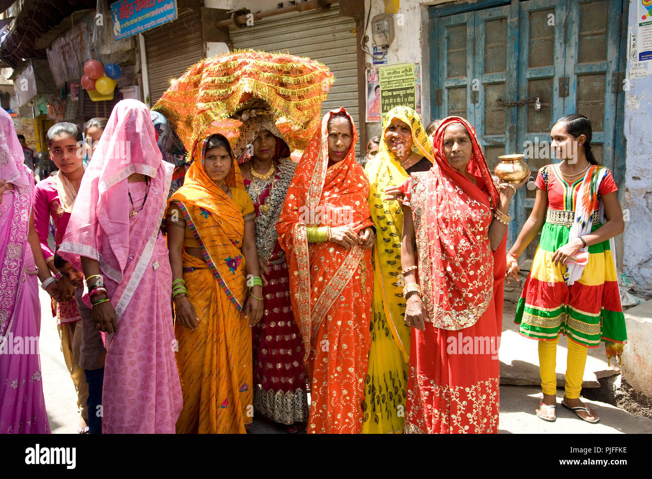 Ghunghat hi-res stock photography and images - Alamy