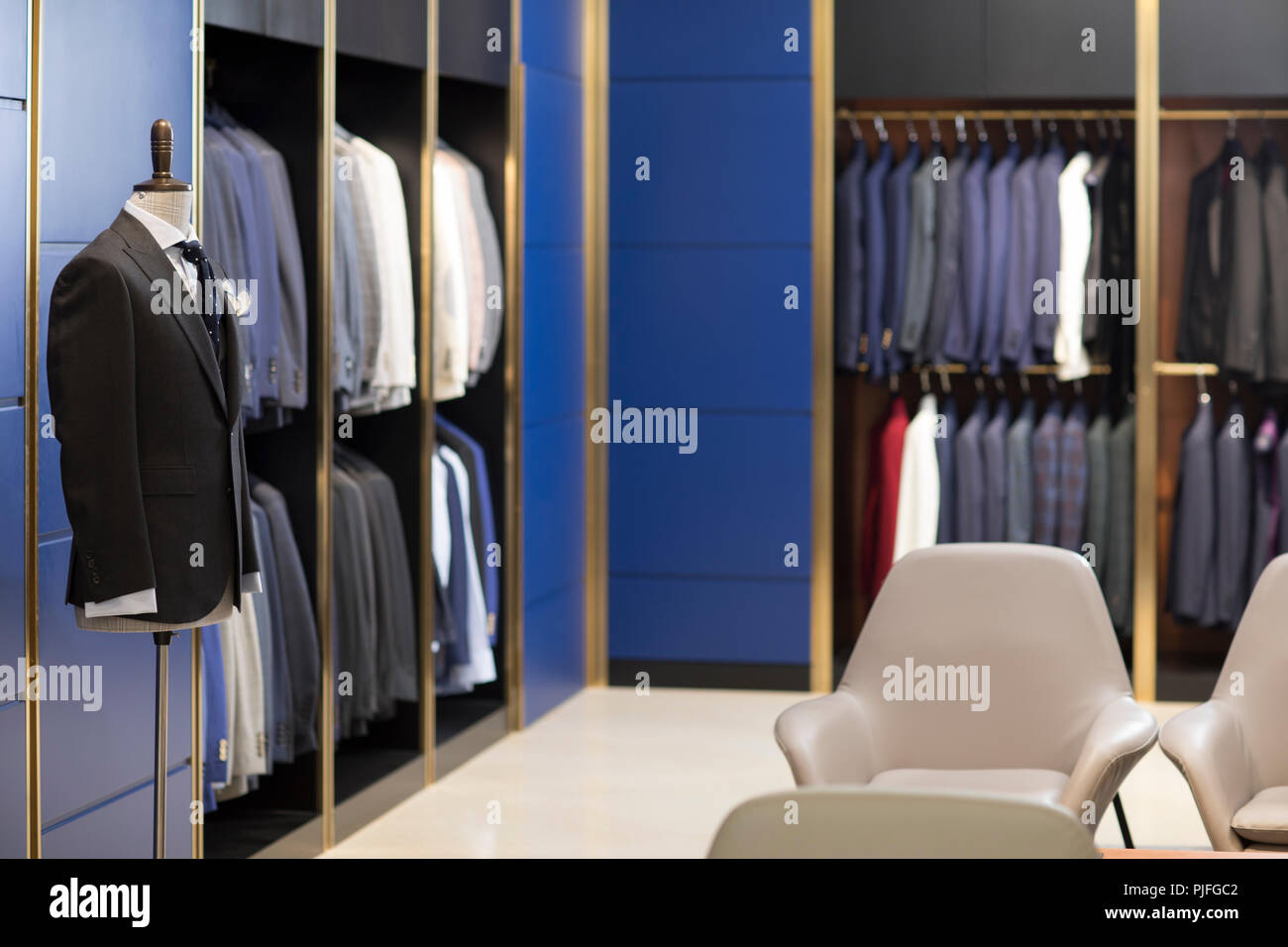 Mens wear store hi-res stock photography and images - Alamy