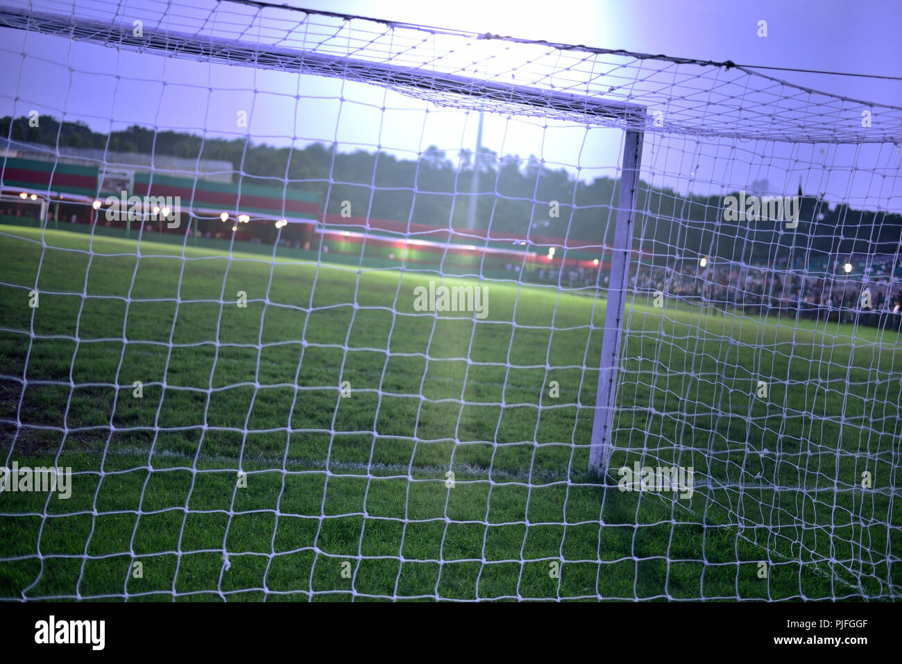 Empty soccer goal hi-res stock photography and images - Alamy