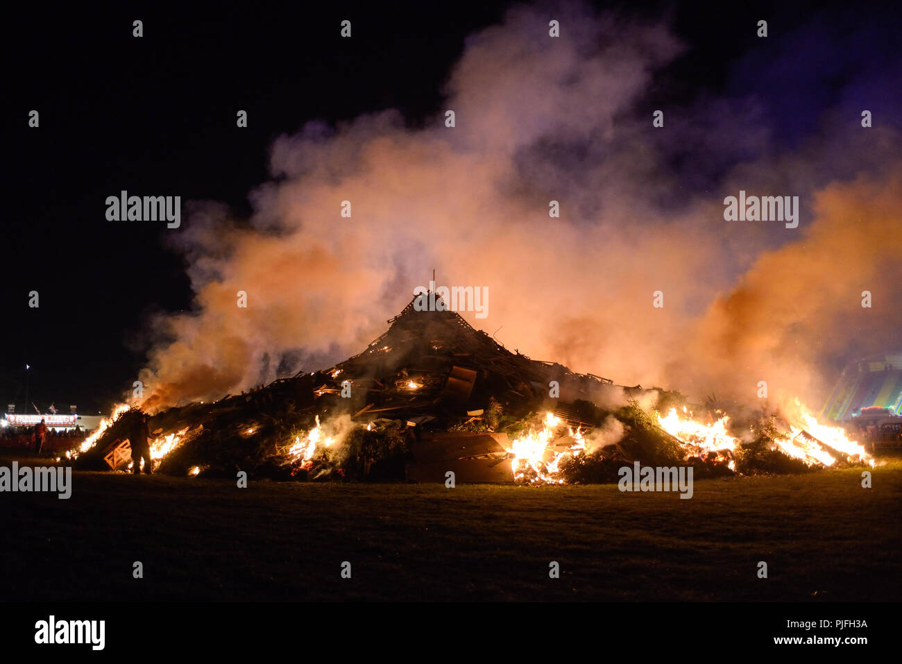Bonfire night countryside hi-res stock photography and images - Alamy