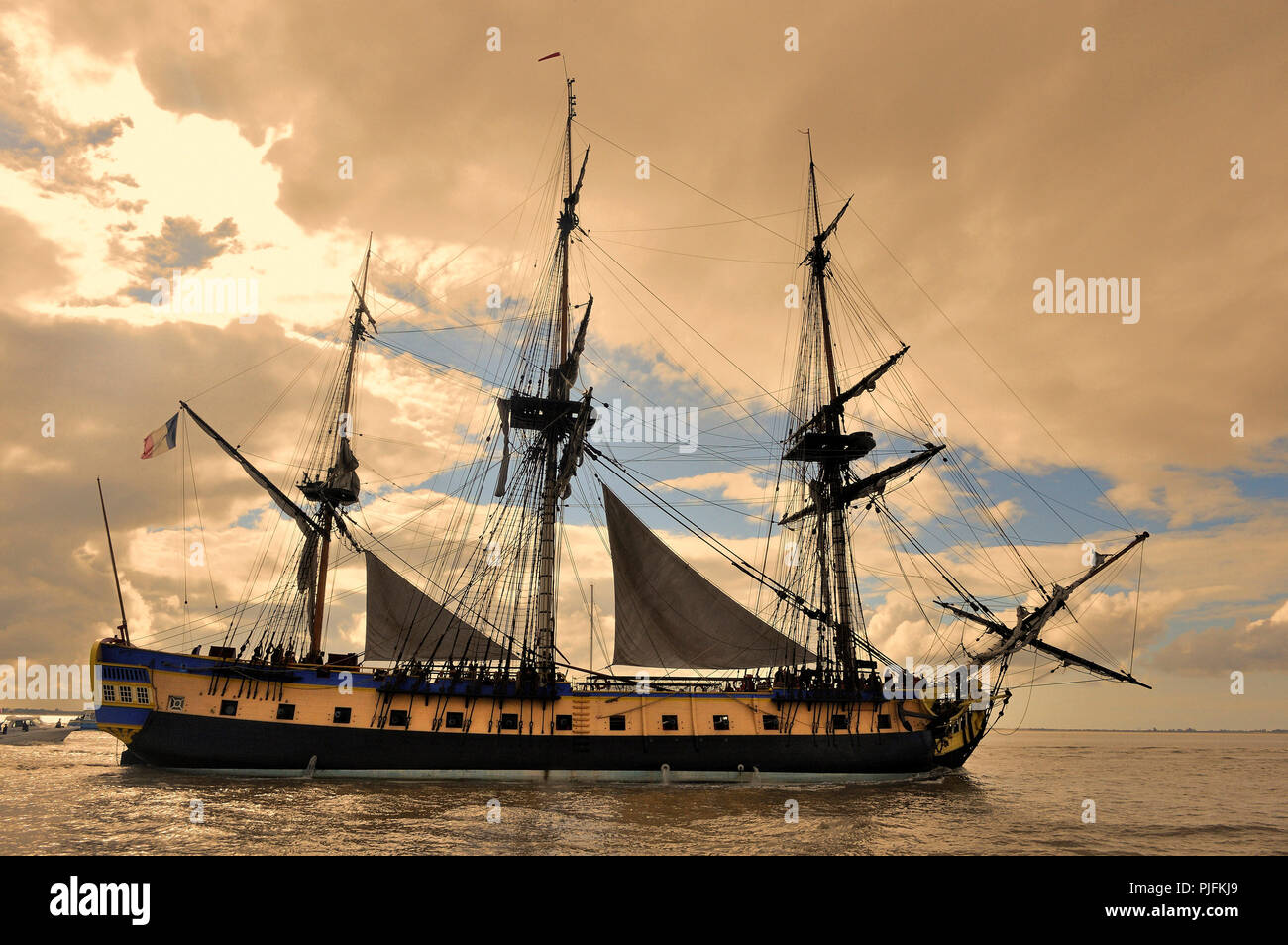 Aquitaine class frigate hi-res stock photography and images - Alamy