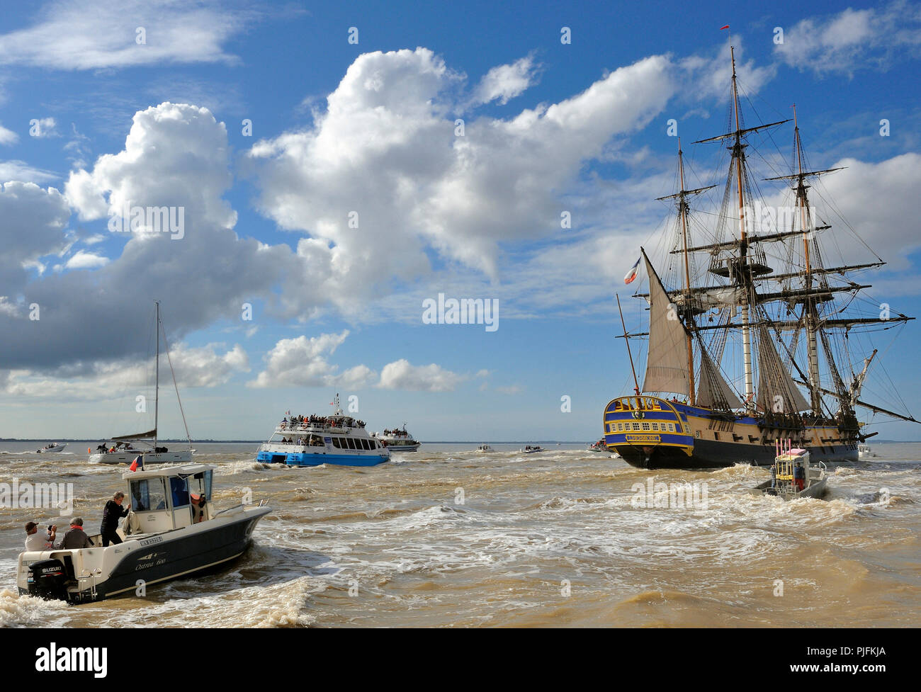 France, South-Western France, Bordeaux, vessels accompanying the ...
