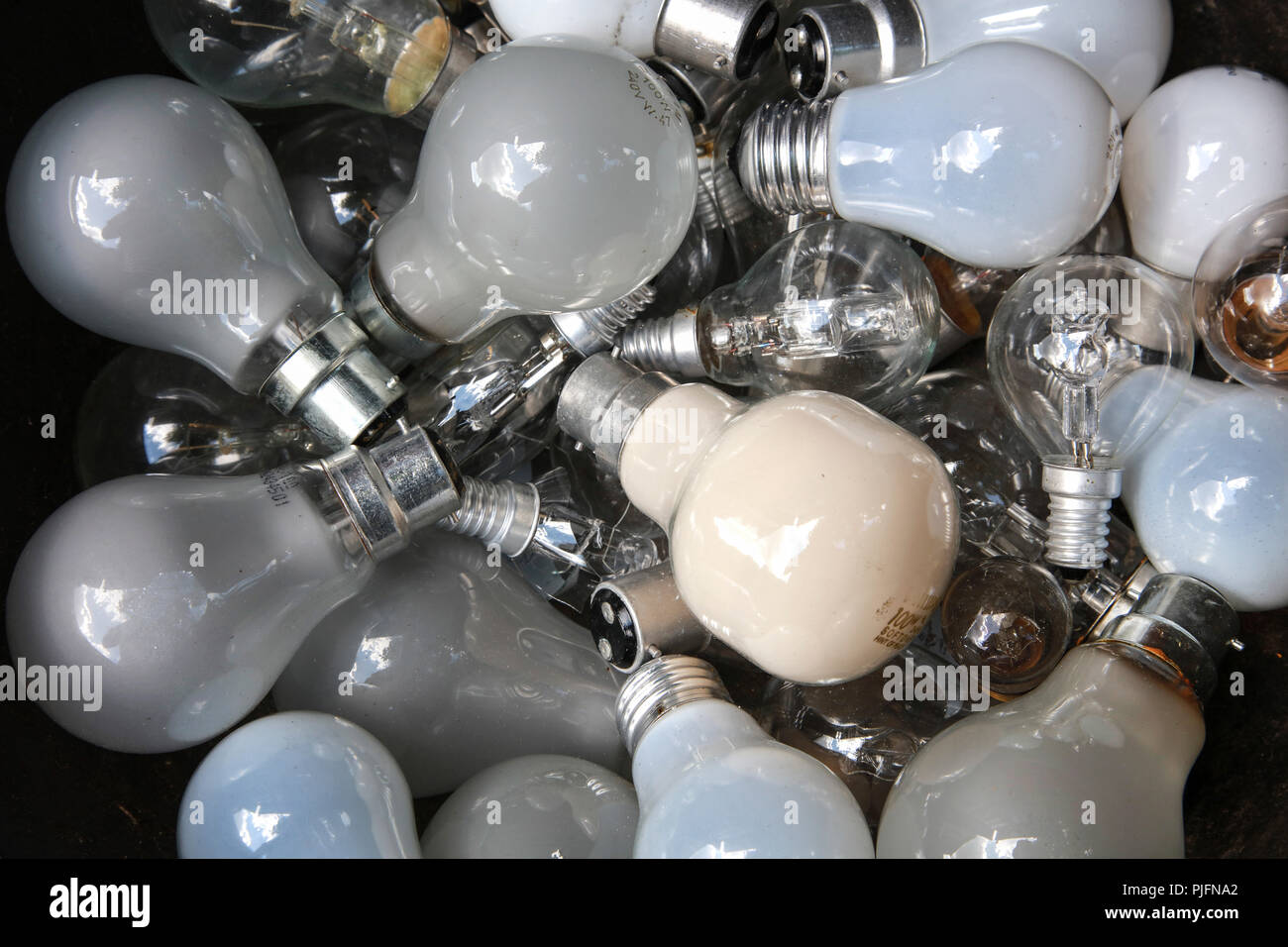 Old Fashioned Light Bulbs High Resolution Stock Photography and Images ...
