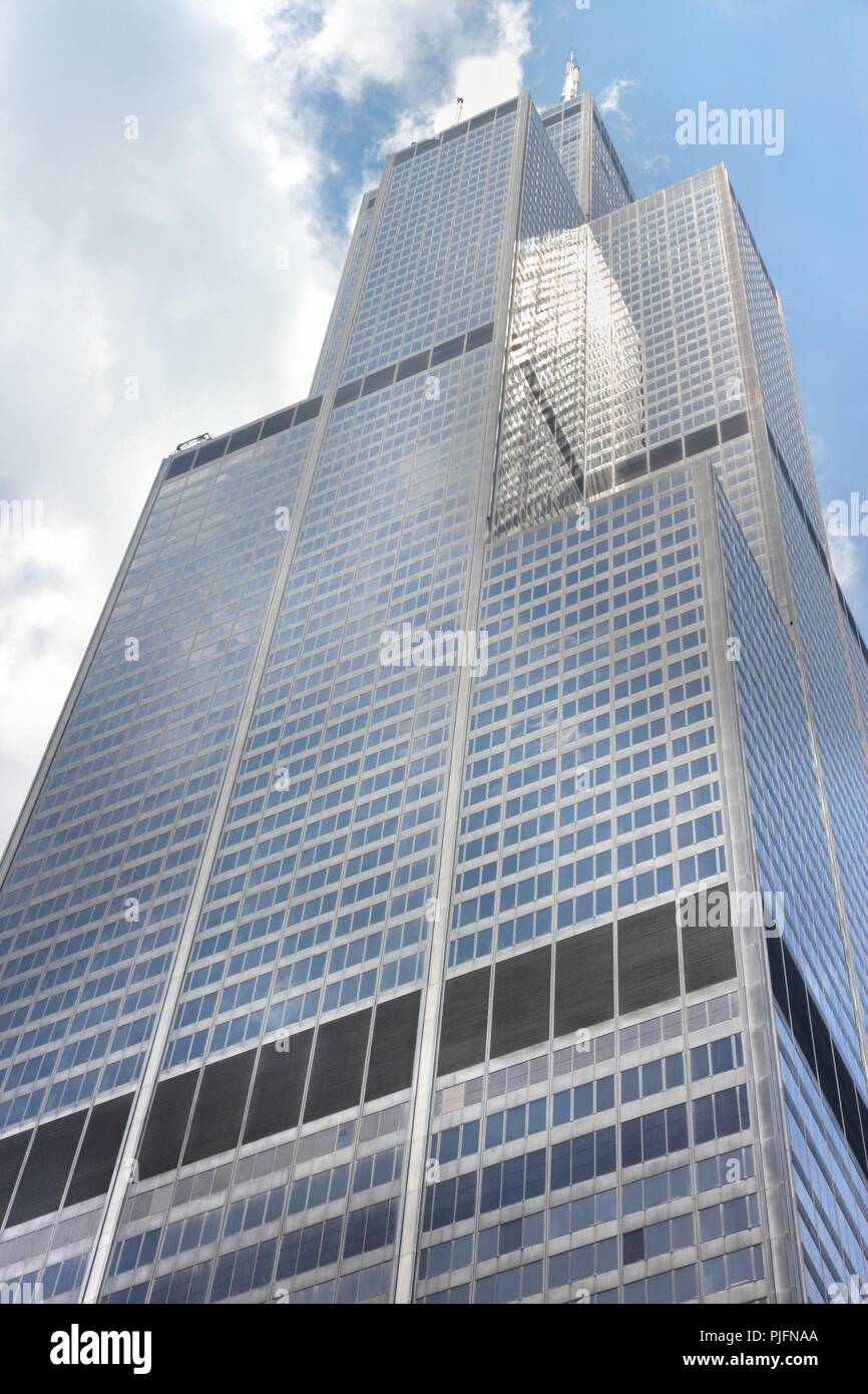 Tall contemporary building hi-res stock photography and images - Alamy