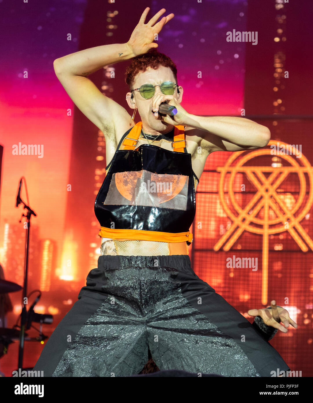 Olly alexander singing on stage hi-res stock photography and images - Alamy