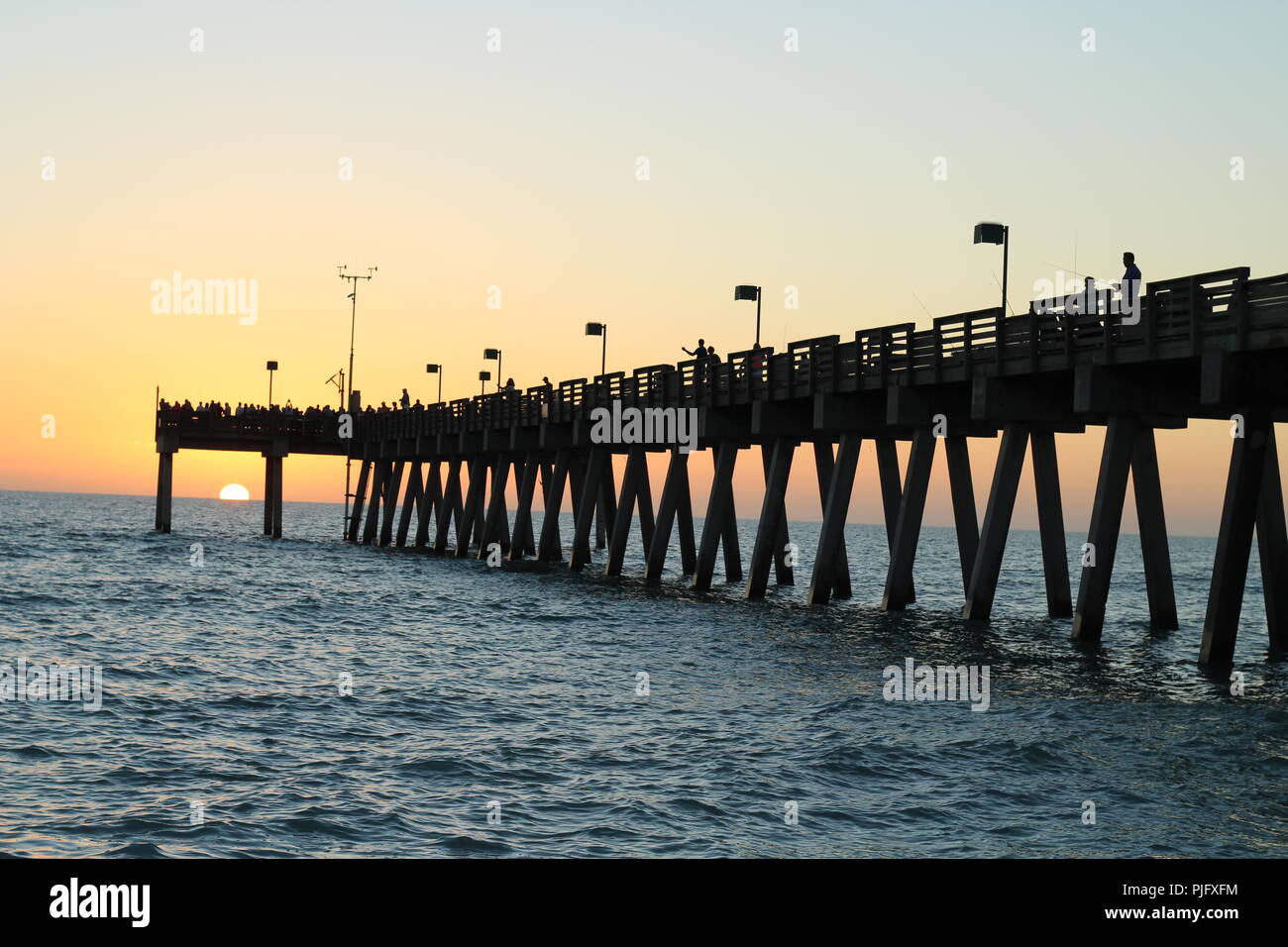 Fishing pier structure hi-res stock photography and images - Alamy