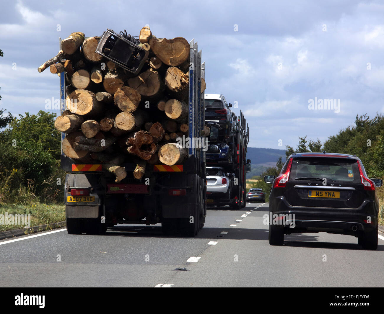 Lorry transporting vehicles hi-res stock photography and images - Alamy