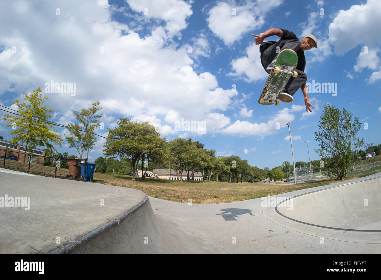 Flying out hi-res stock photography and images - Alamy