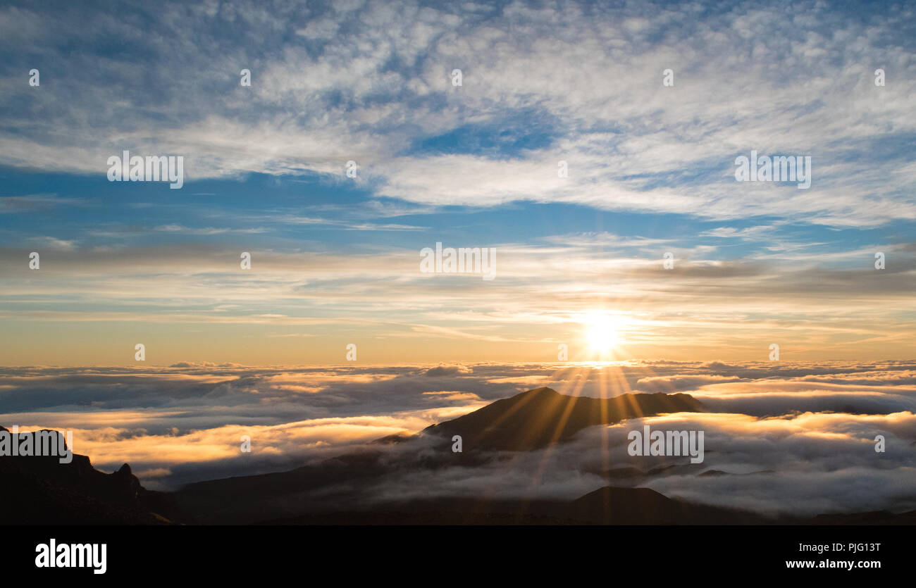 Morning sun over heavenly hi-res stock photography and images - Alamy