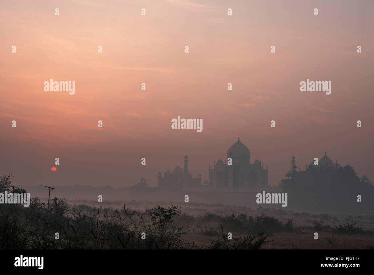 Magnificent taj mahal in hi-res stock photography and images - Alamy