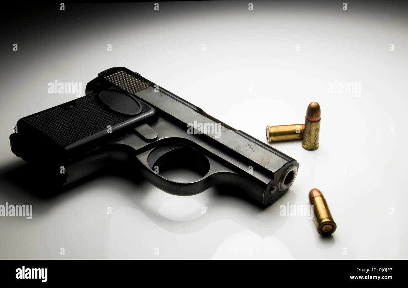 Police gun hi-res stock photography and images - Alamy