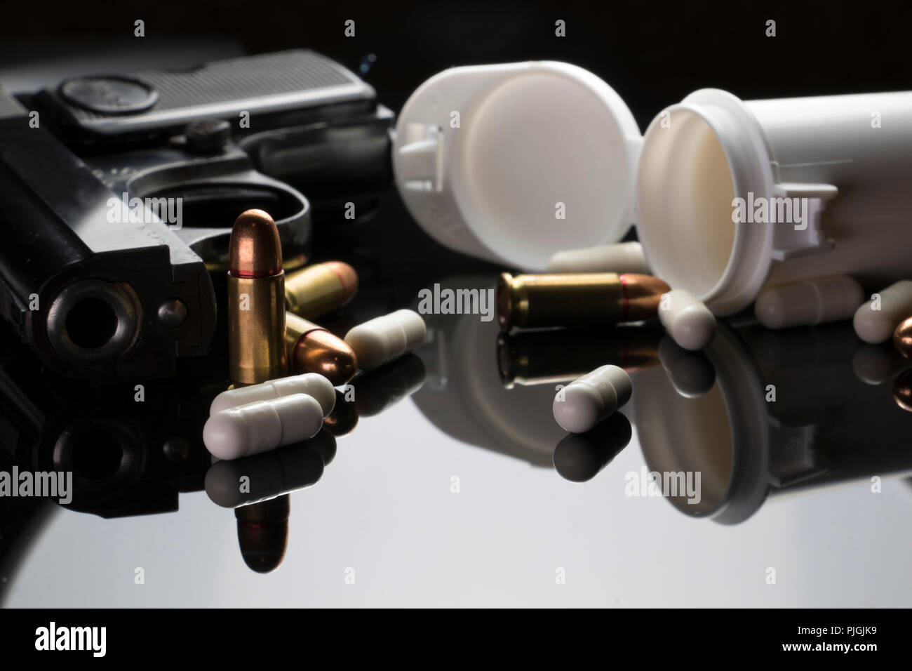 Gun shot glass hi-res stock photography and images - Alamy