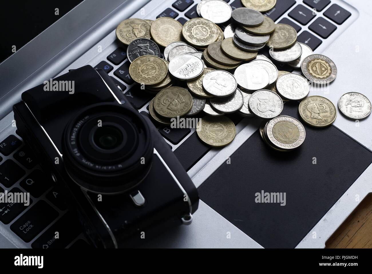 Philippine peso coin hi-res stock photography and images - Alamy