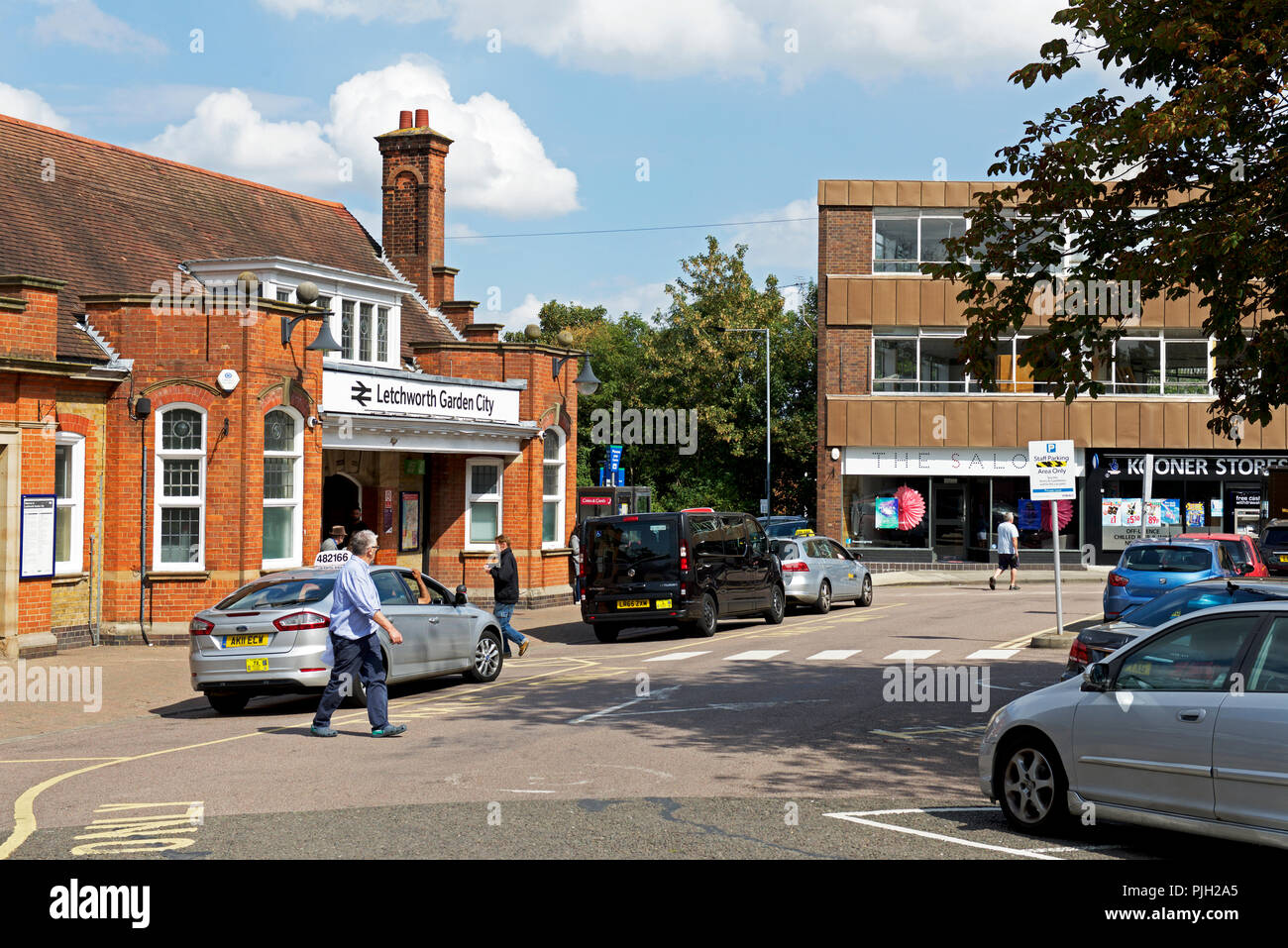 Letchworth garden city railway hi-res stock photography and images - Alamy