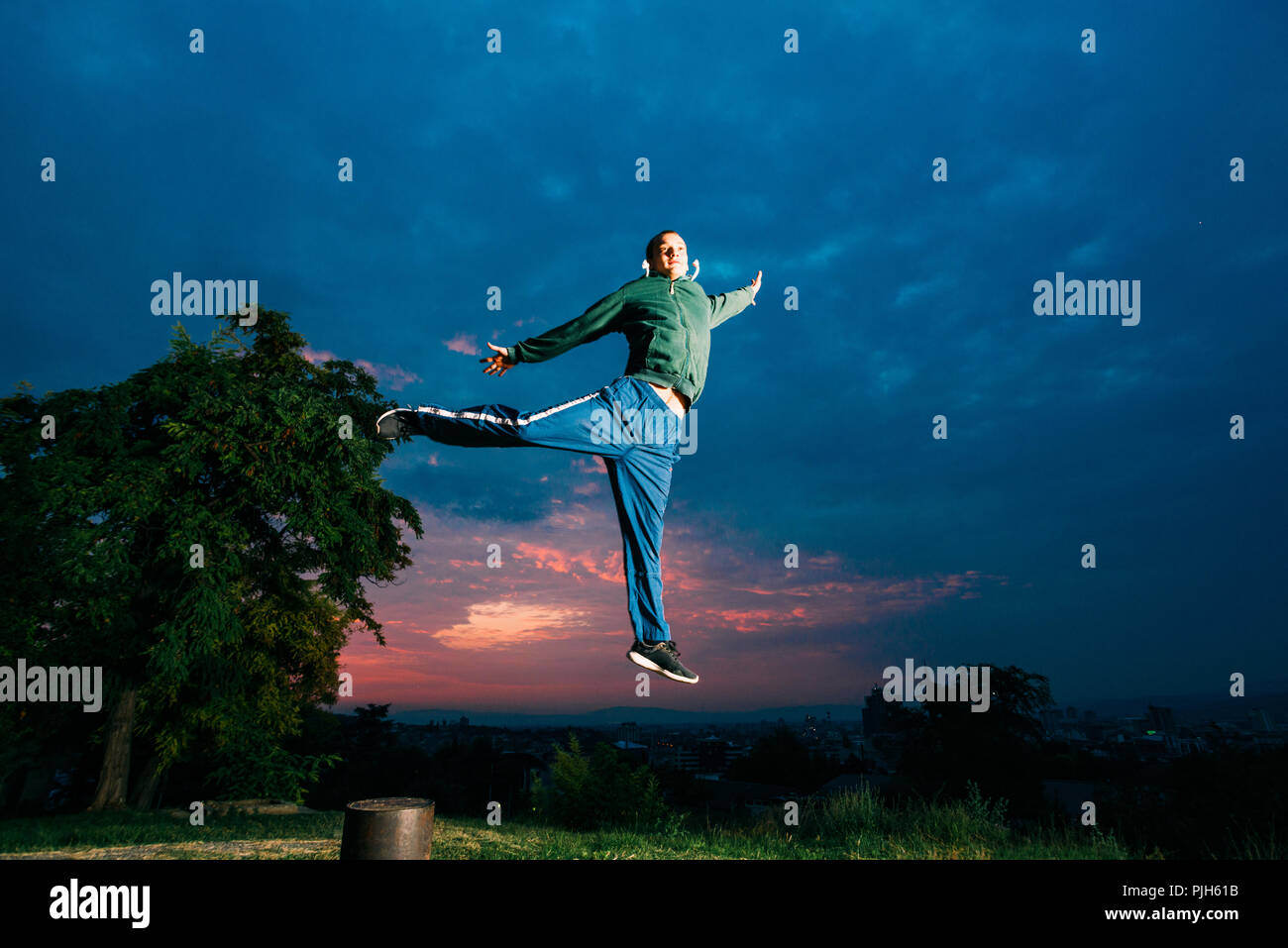 Freerunning flip hi-res stock photography and images - Alamy