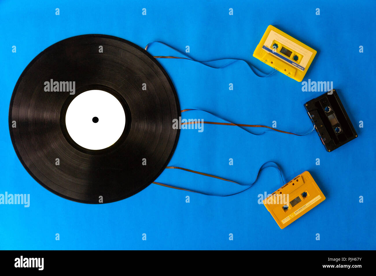 Vhs tape and compact disc hi-res stock photography and images - Alamy