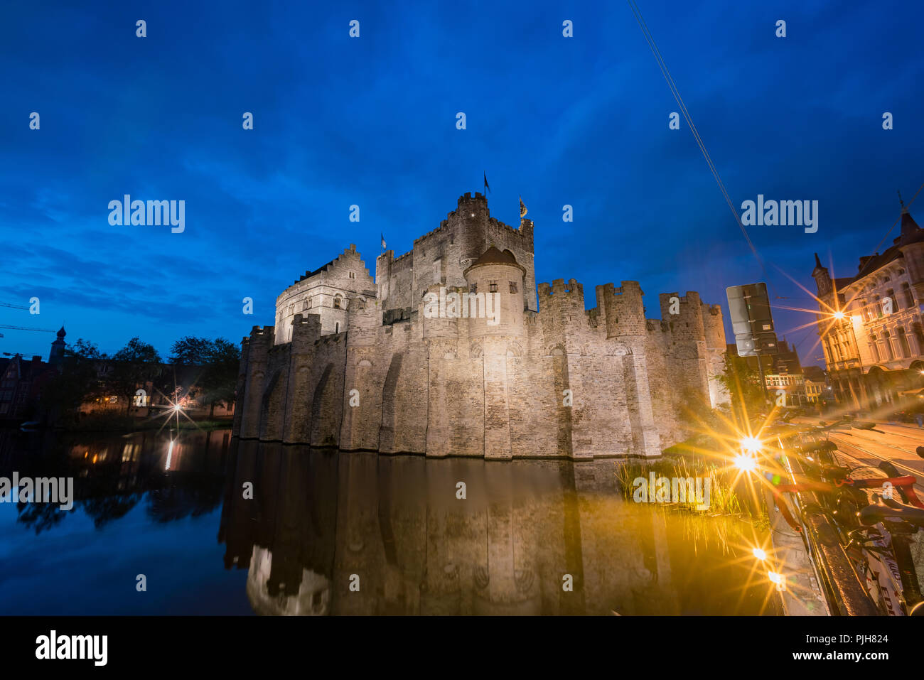 Night view of the famous Gravensteen Castle at Ghent, Belgium Stock ...