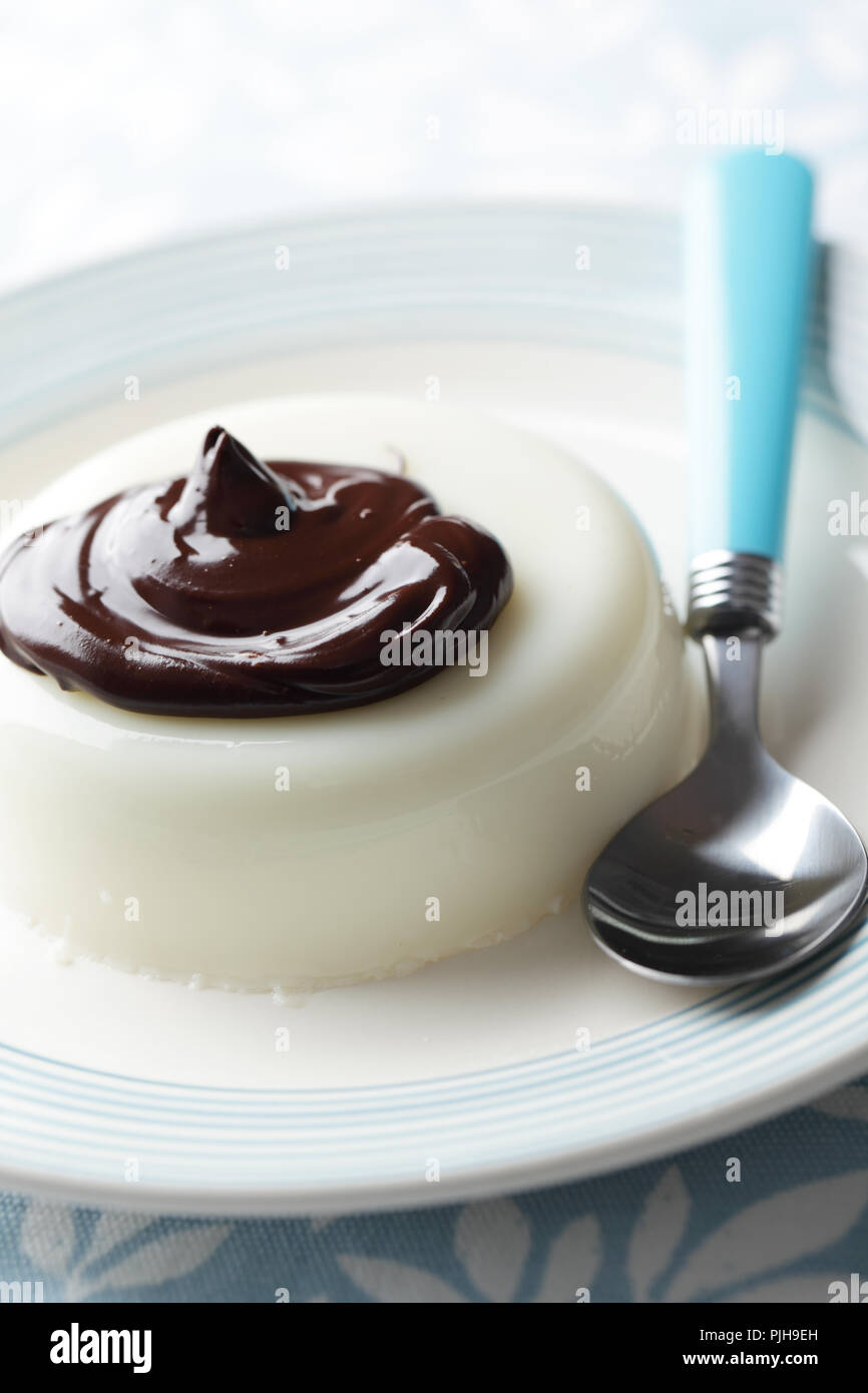 Chocolate blancmange hi-res stock photography and images - Alamy