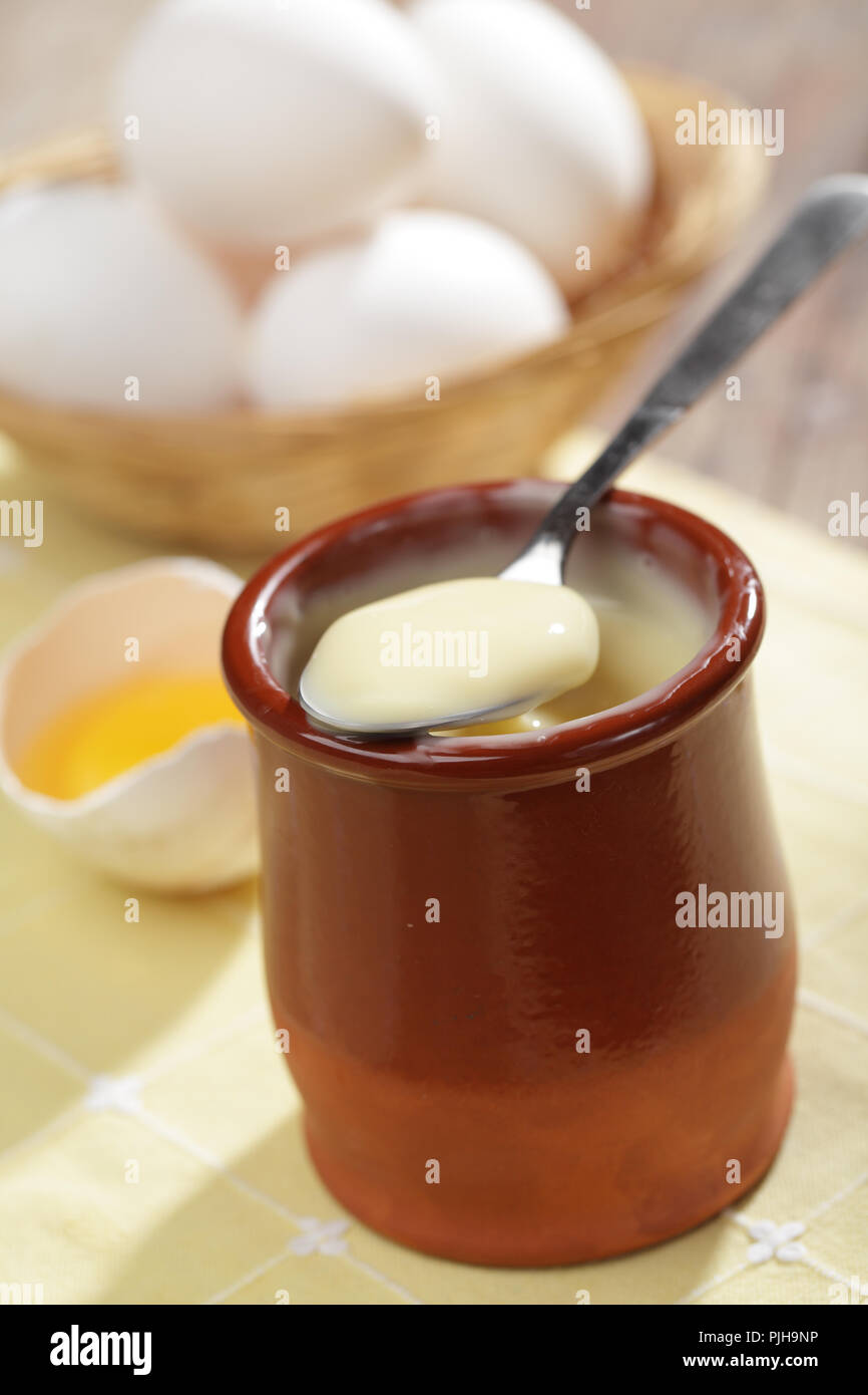 Pot of custard hi-res stock photography and images - Alamy