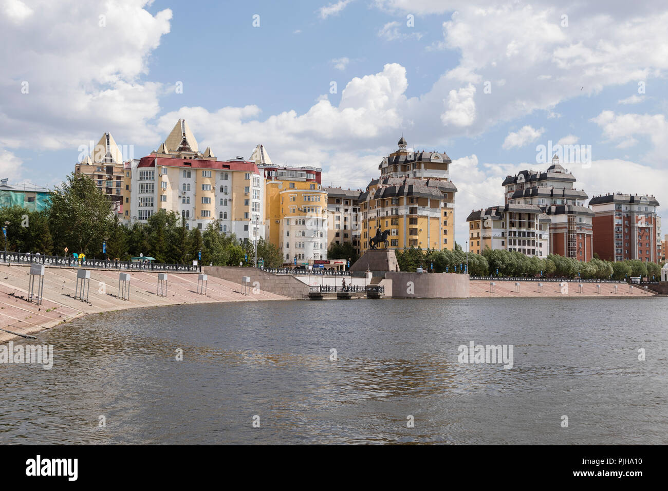 Yesil river bridge astana hi-res stock photography and images - Alamy