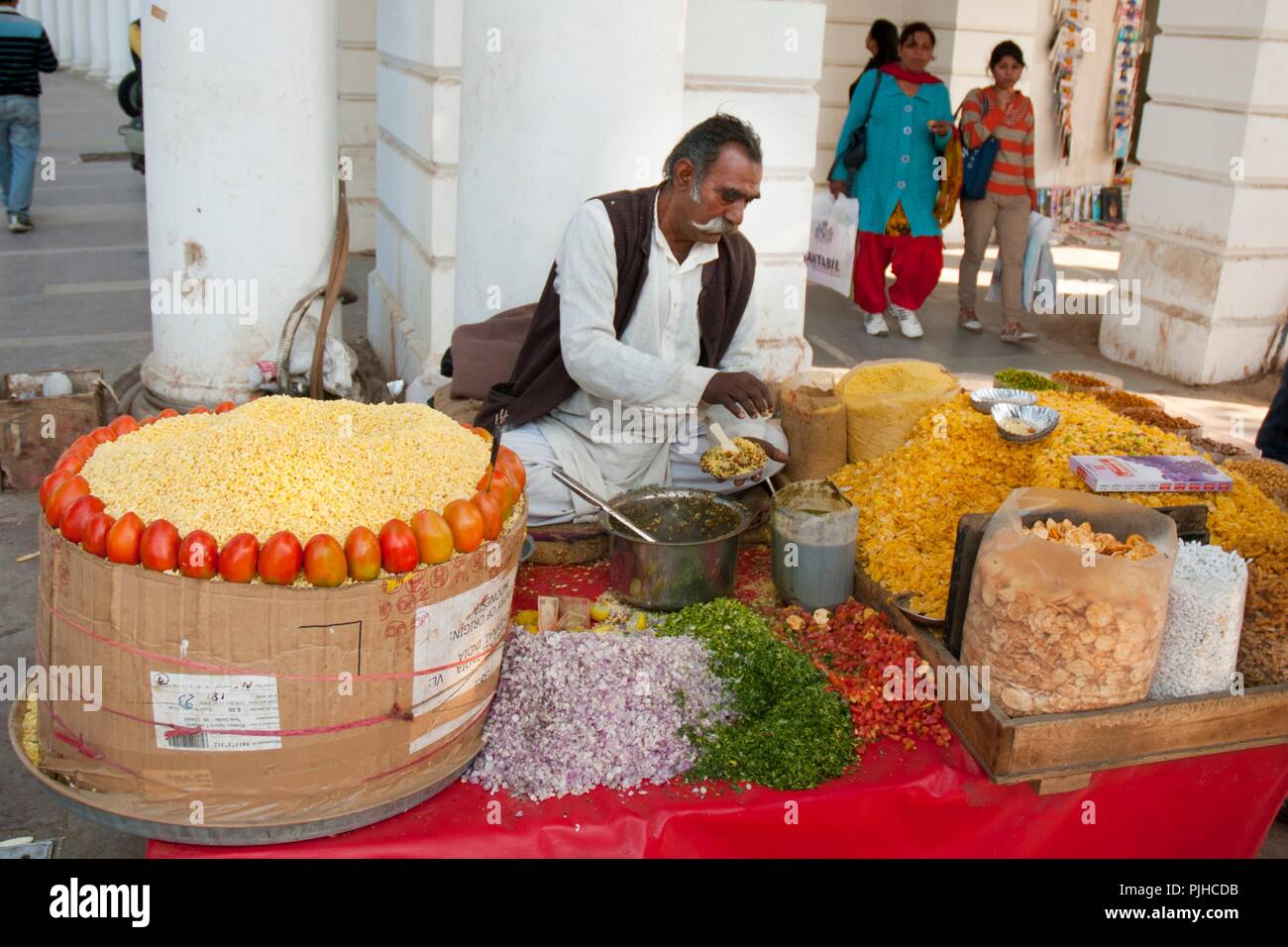 Experience flavors indian street food hi-res stock photography and ...