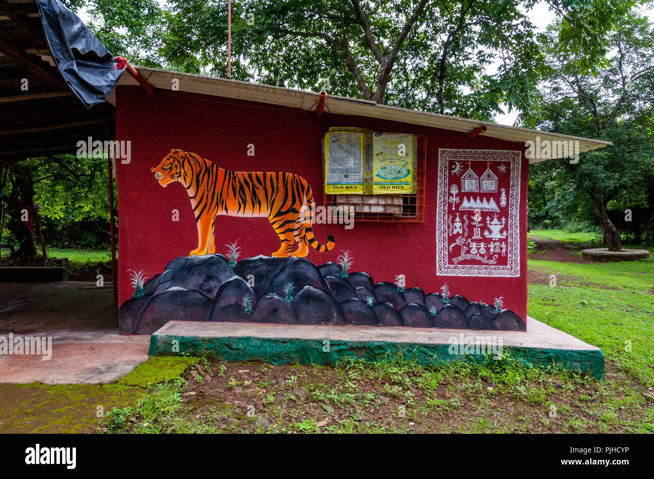 MUMBAI, INDIA – August 9 2018: Mural of a tiger on a Warli temple ...