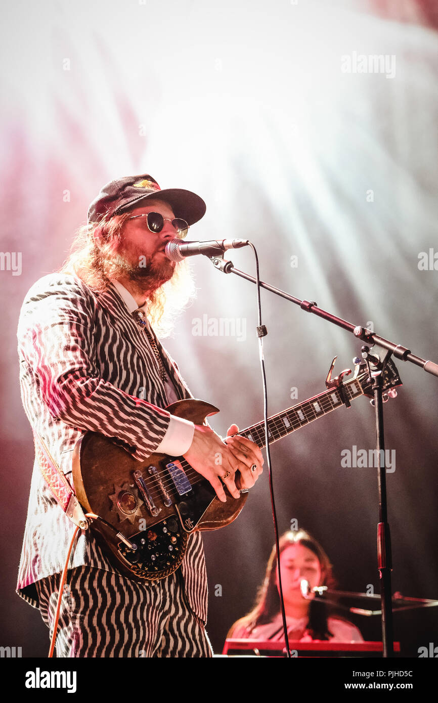 King tuff band hi-res stock photography and images - Alamy