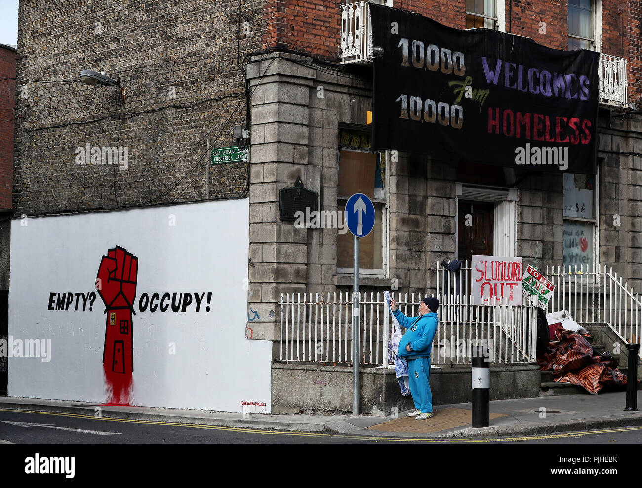 High court injunction hi-res stock photography and images - Alamy