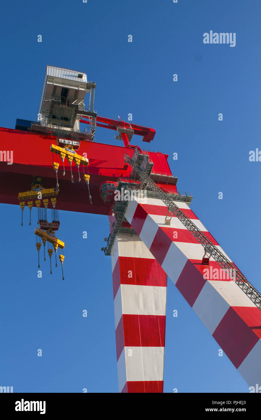 Stx shipyard hi-res stock photography and images - Alamy