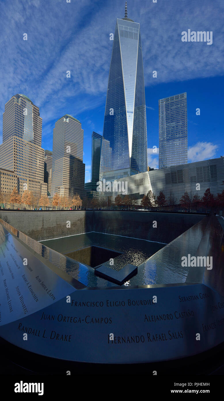 USA, New York, vertical view of the Tower of Liberty (1WTC Stock Photo ...