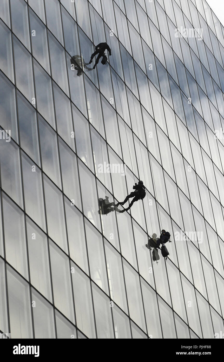 Police of BRI (Police prefecture of Paris during operation on the site ...