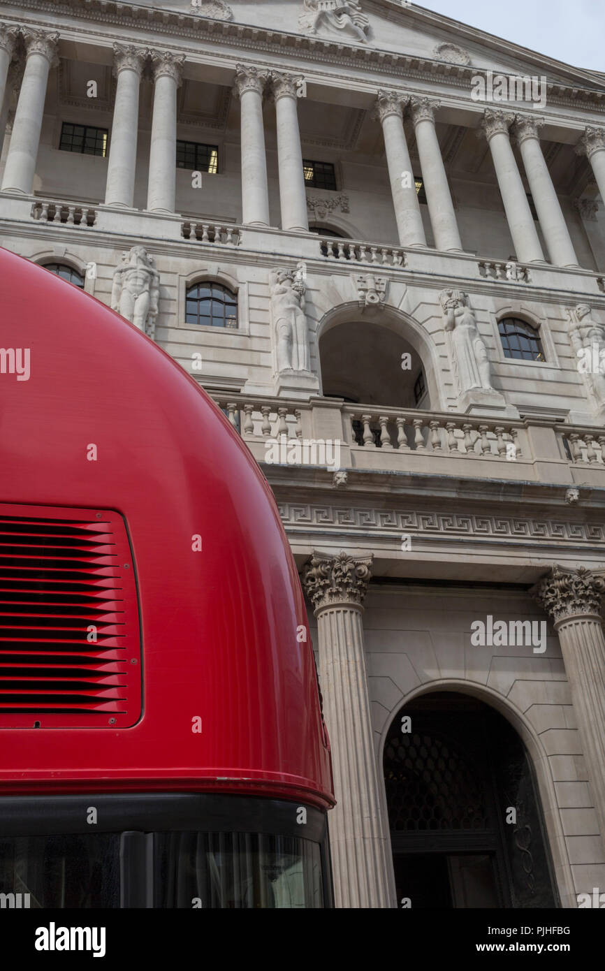 Tfl bus rear hi-res stock photography and images - Alamy
