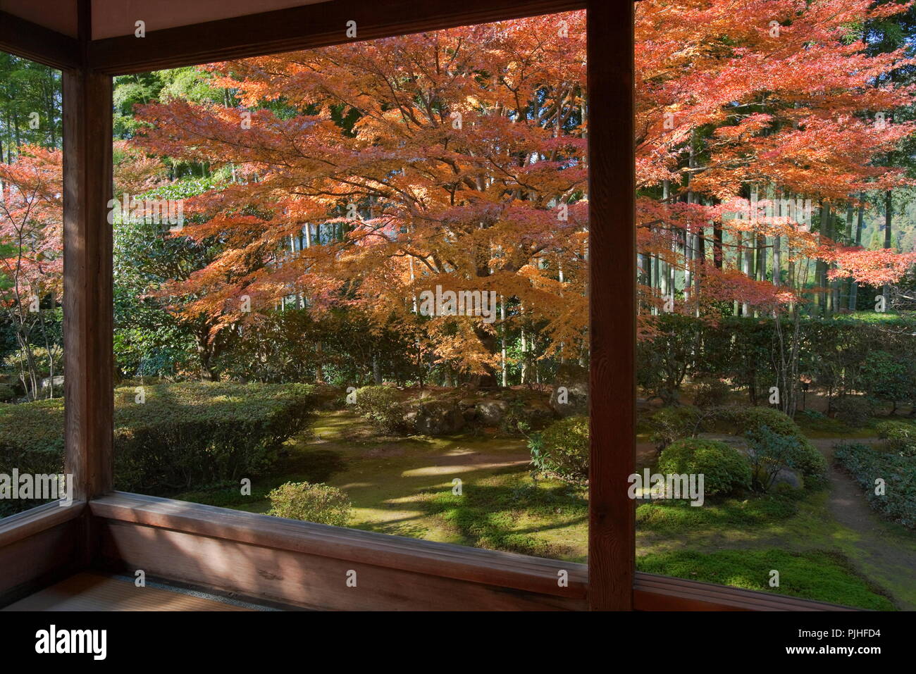 Hosen in temple hi-res stock photography and images - Alamy