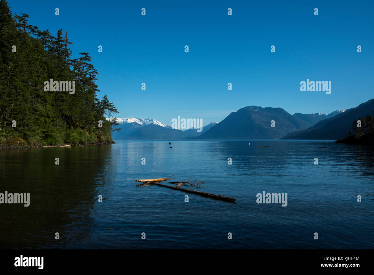 Harrison lake hi-res stock photography and images - Alamy