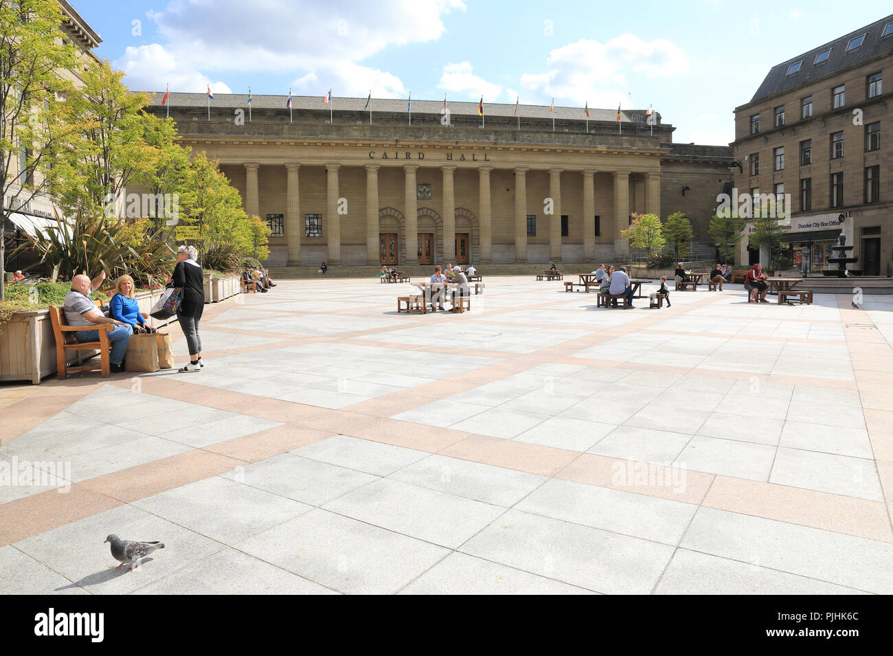 Caird hall dundee hi-res stock photography and images - Alamy