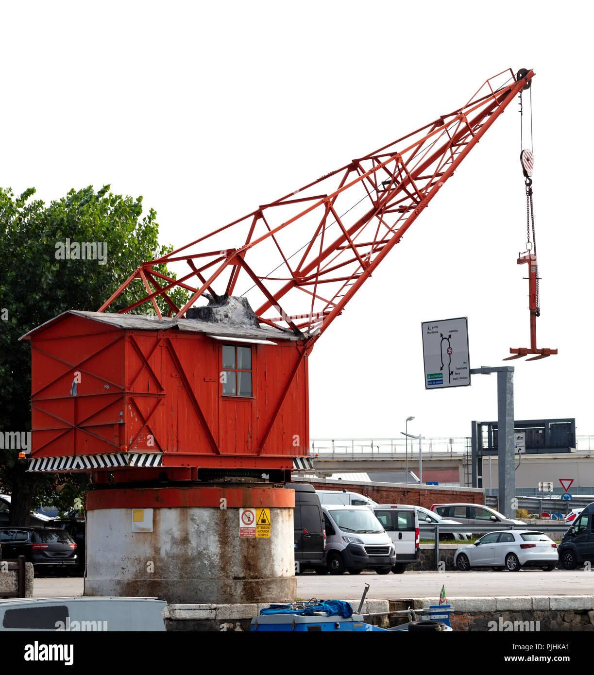 Mobile crane load hi-res stock photography and images - Alamy