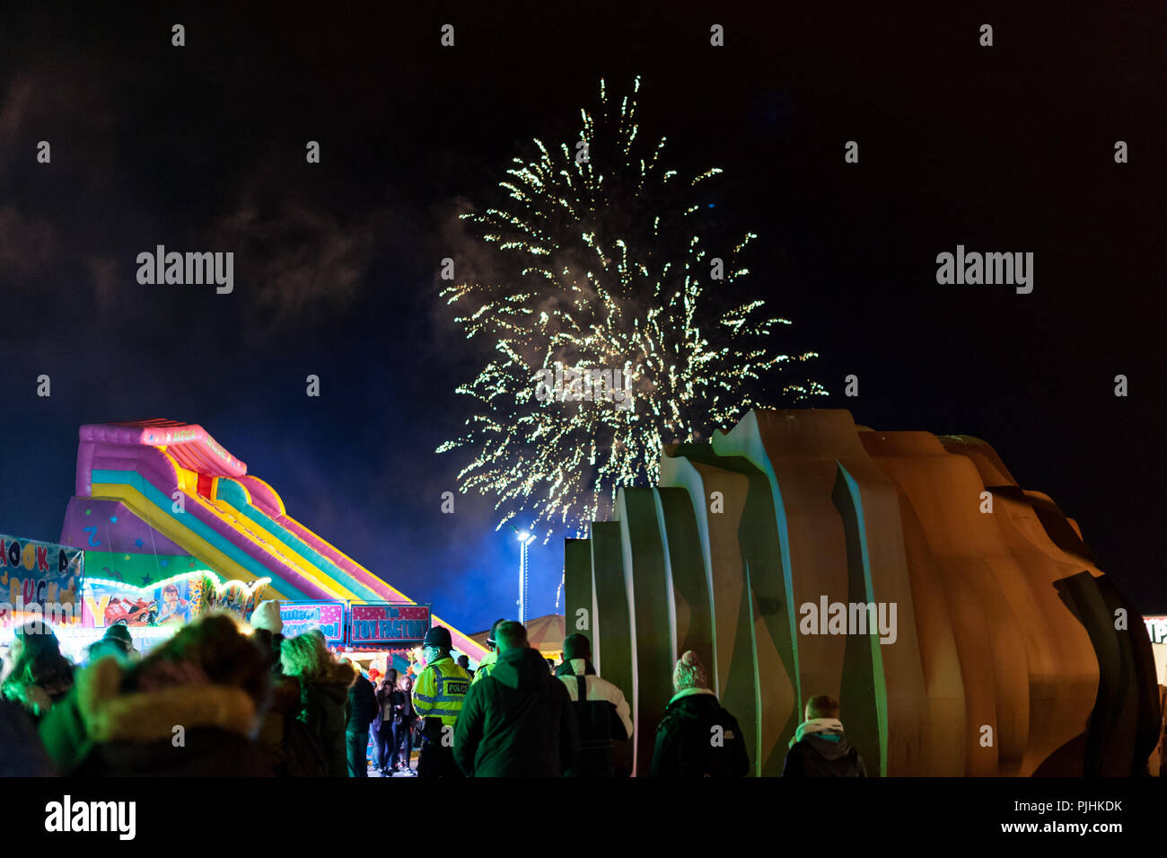 Funfair fireworks hi-res stock photography and images - Alamy